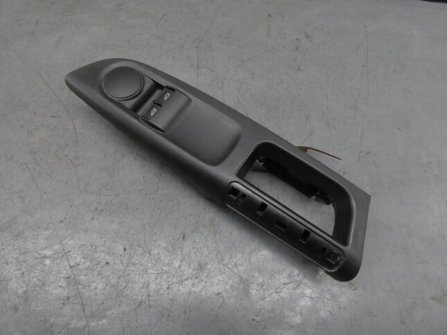 Ford Transit Connect Drivers Offside Front Window Switches 2022 - DT1T ...
