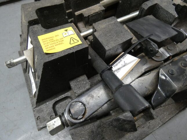 Renault Master Jack & Wheel Brace Set Kit 2.3DCI 2017 - 995016340R ...