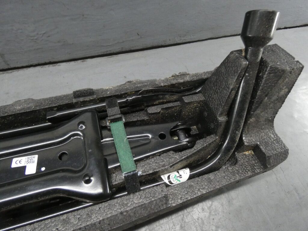 Ford Transit Custom Jack & Wheel Brace Set Kit 2.0DCIV 2019 - Chrispin ...