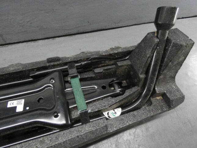 Ford Transit Custom Jack & Wheel Brace Set Kit 2.0DCIV 2019 - Chrispin ...