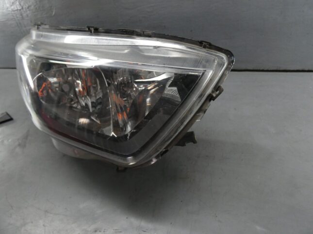 Iveco Daily Drivers Offside Front Headlight Headlamp 2.3 2016 ...
