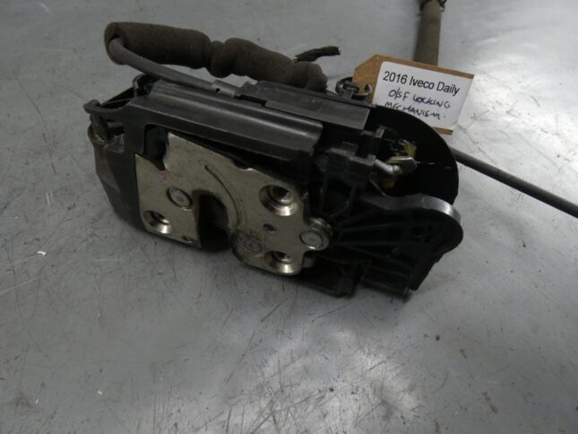 Iveco Daily Drivers Offside Front Door Lock Latch Motor 2.3 2016 ...