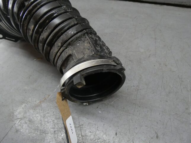 MAN TGE Air Flow Meter & Pipe Hose 2.0TDI 2019 - 03N906461 - Chrispin's ...
