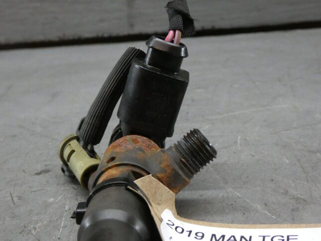 MAN TGE Injector 2.0TDI 2019 - 03N130277J - Chrispin's Used Car Spares