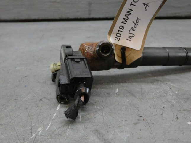 MAN TGE Injector 2.0TDI 2019 - 03N130277J - Chrispin's Used Car Spares