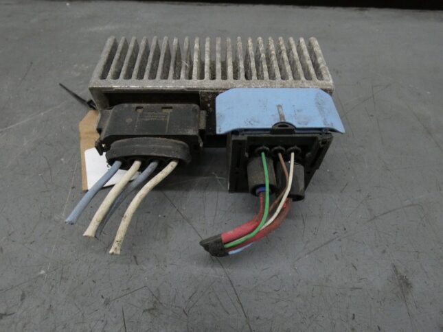 Vauxhall Vivaro Glow Plug Relay 1.6CDTI Bi-Turbo 2018 - 271206395R ...