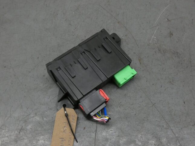 Vauxhall Vivaro Fuse Port 2.0HDI 2020 - 9807499880 - Chrispin's Used ...