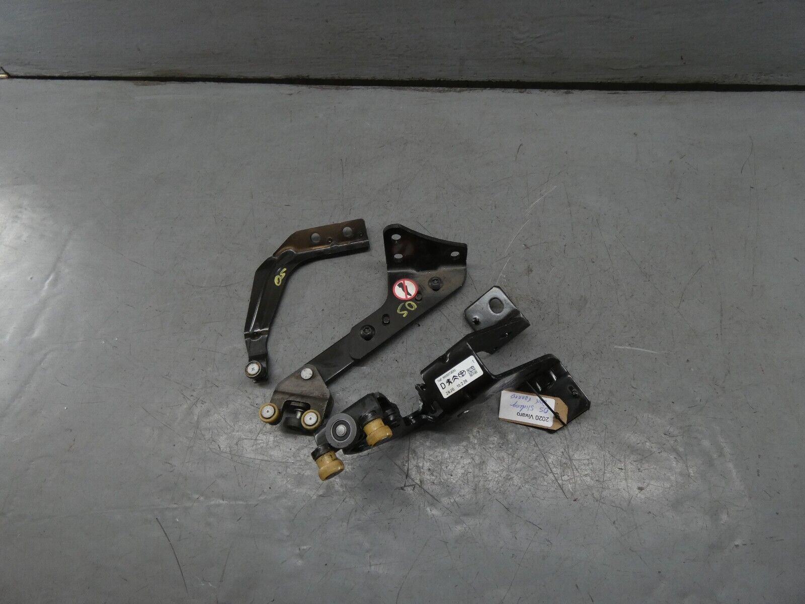 Vauxhall Vivaro Drivers Offside Side Sliding Door Runners 2020 ...