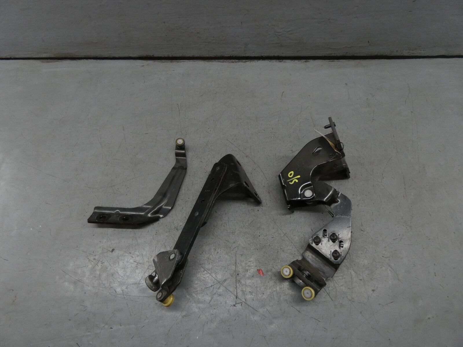 Peugeot Expert Drivers Offside Side Sliding Door Runners 2020 ...