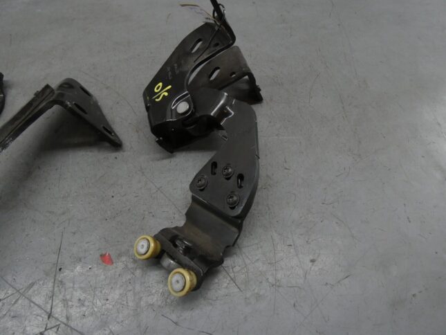 Peugeot Expert Drivers Offside Side Sliding Door Runners 2020 ...