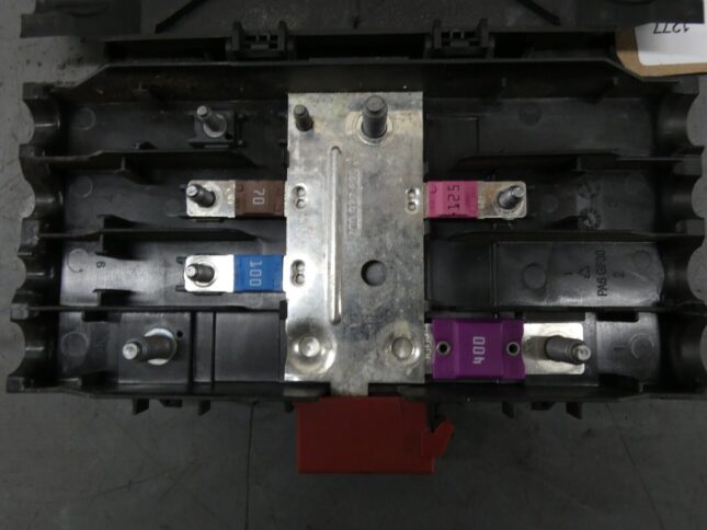 MAN TGE Battery Box Fuse Boad 2.0TDI 2019 - 7C0937517AC - Chrispin's ...