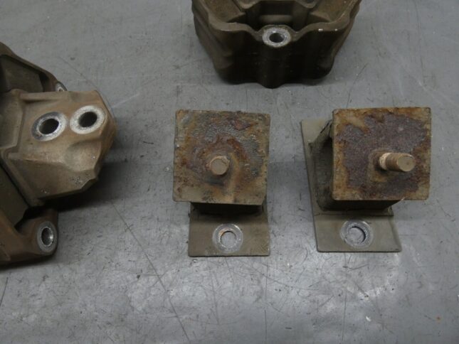 DAF LF45 140 Engine Mount Mounts 2013 - Chrispin's Used Car Spares