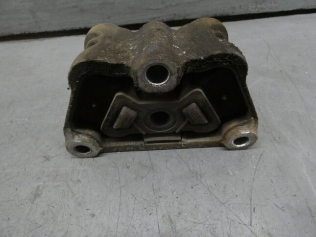 DAF LF45 140 Engine Mount Mounts 2013 - Chrispin's Used Car Spares