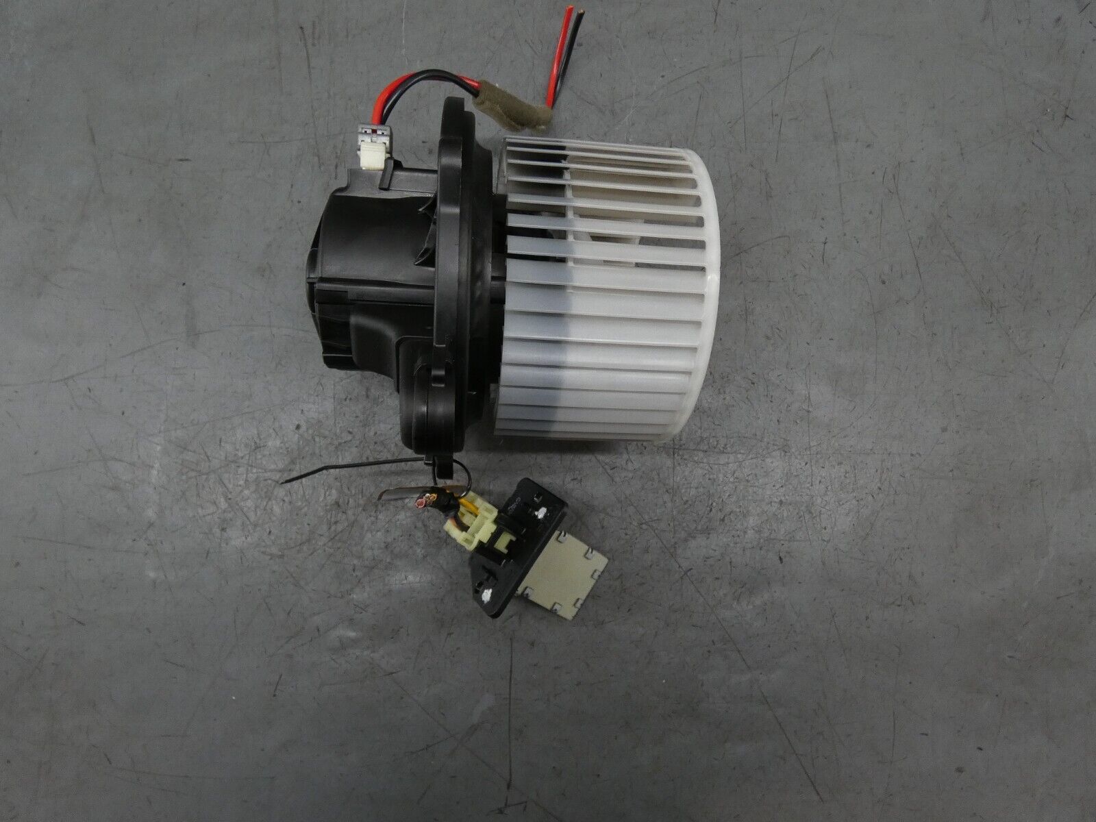 Hyundai i30 Heater Blower Motor & Resistor 5dr 1.4 16v 2011 - Chrispin ...