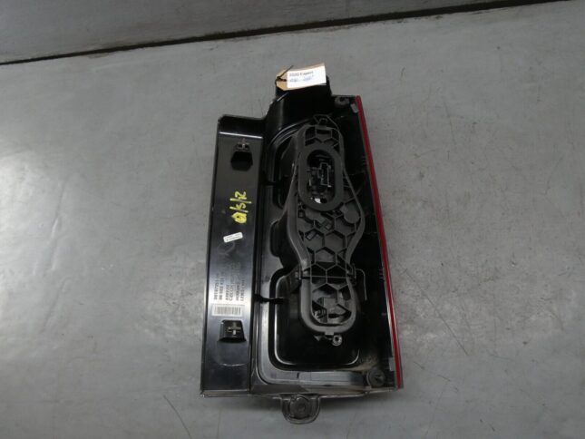 Peugeot Expert Drivers Offside Rear Tail Light 1.5HDI 2020 - 9808243180 ...
