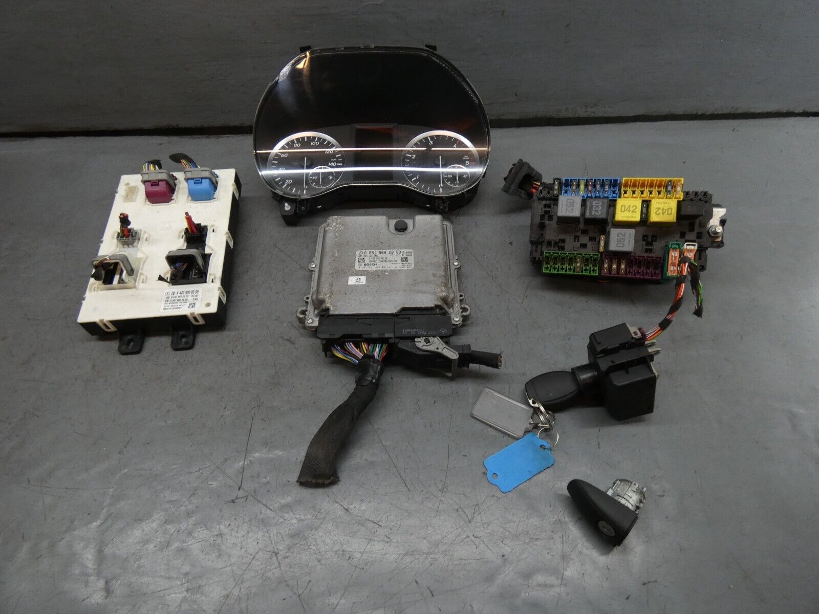 Mercedes Benz Vito ECU & Lock Set c/w Speedo 2.1 2019 - BOSCH ...
