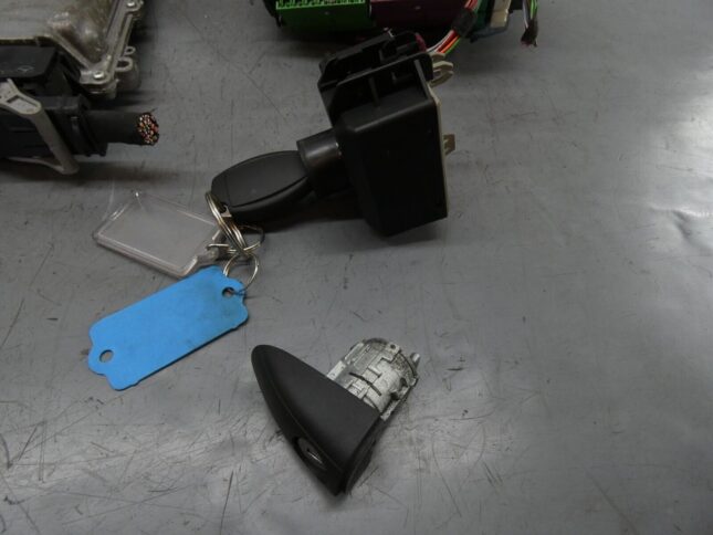 Mercedes Benz Vito ECU & Lock Set c/w Speedo 2.1 2019 - BOSCH ...