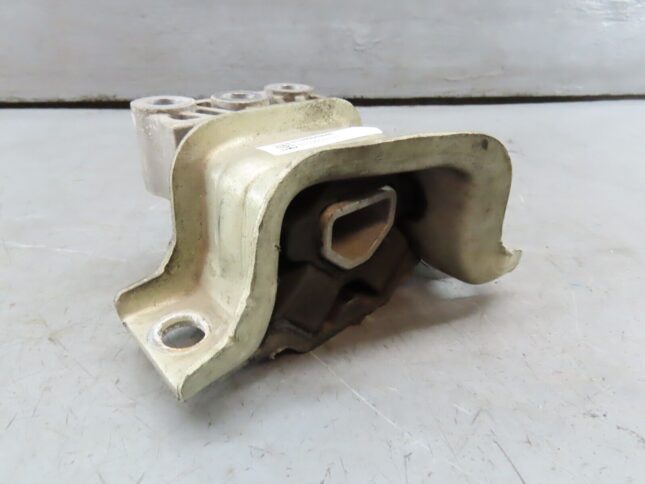 Peugeot Boxer Engine Mount 2.0HDI 2017 - 01380040080 - Chrispin's Used ...
