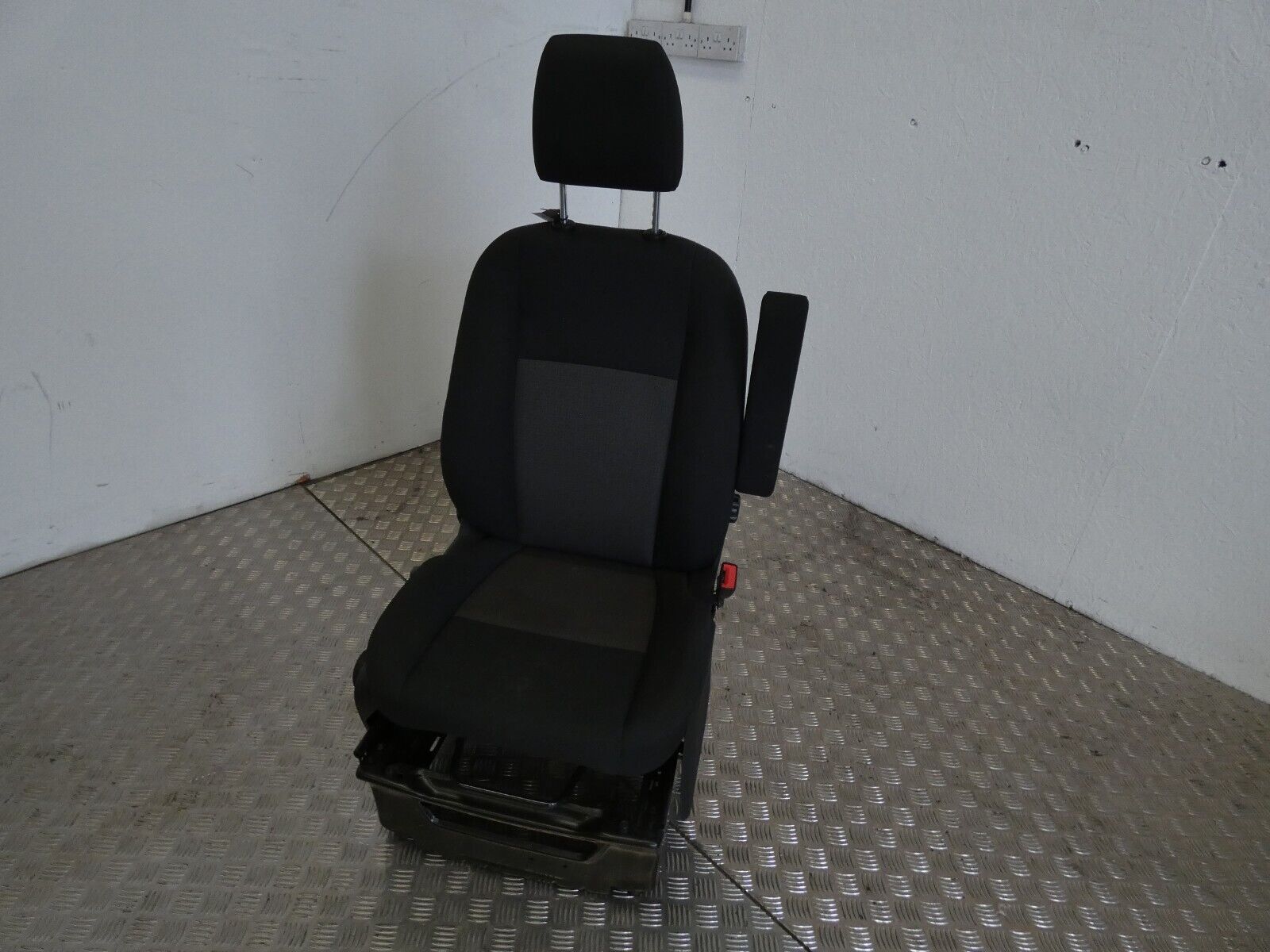 Ford Transit Custom Drivers Offside Front Seat with Base 2.0TDCI 2023 ...