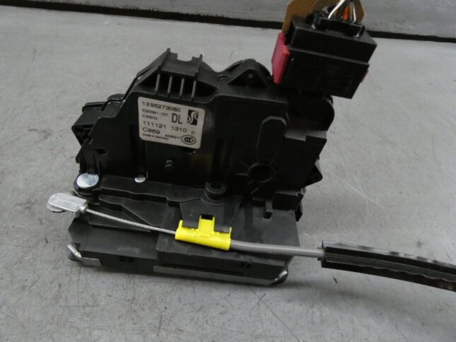 Vauxhall Movano Passenger Nearside Front Door Lock Latch Motor 2022 ...