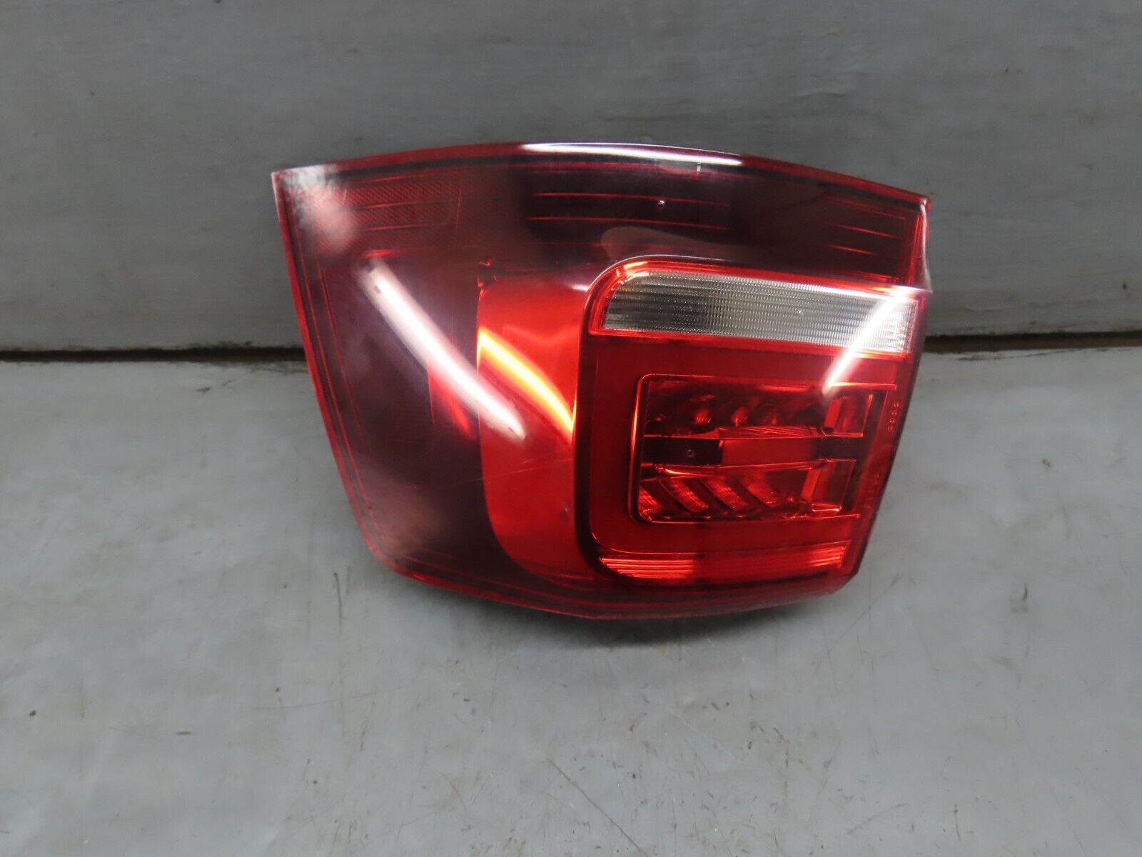 VW Volkswagen Sharan Drivers Offside Rear Tail Light 2.0TDI Auto 2018 ...