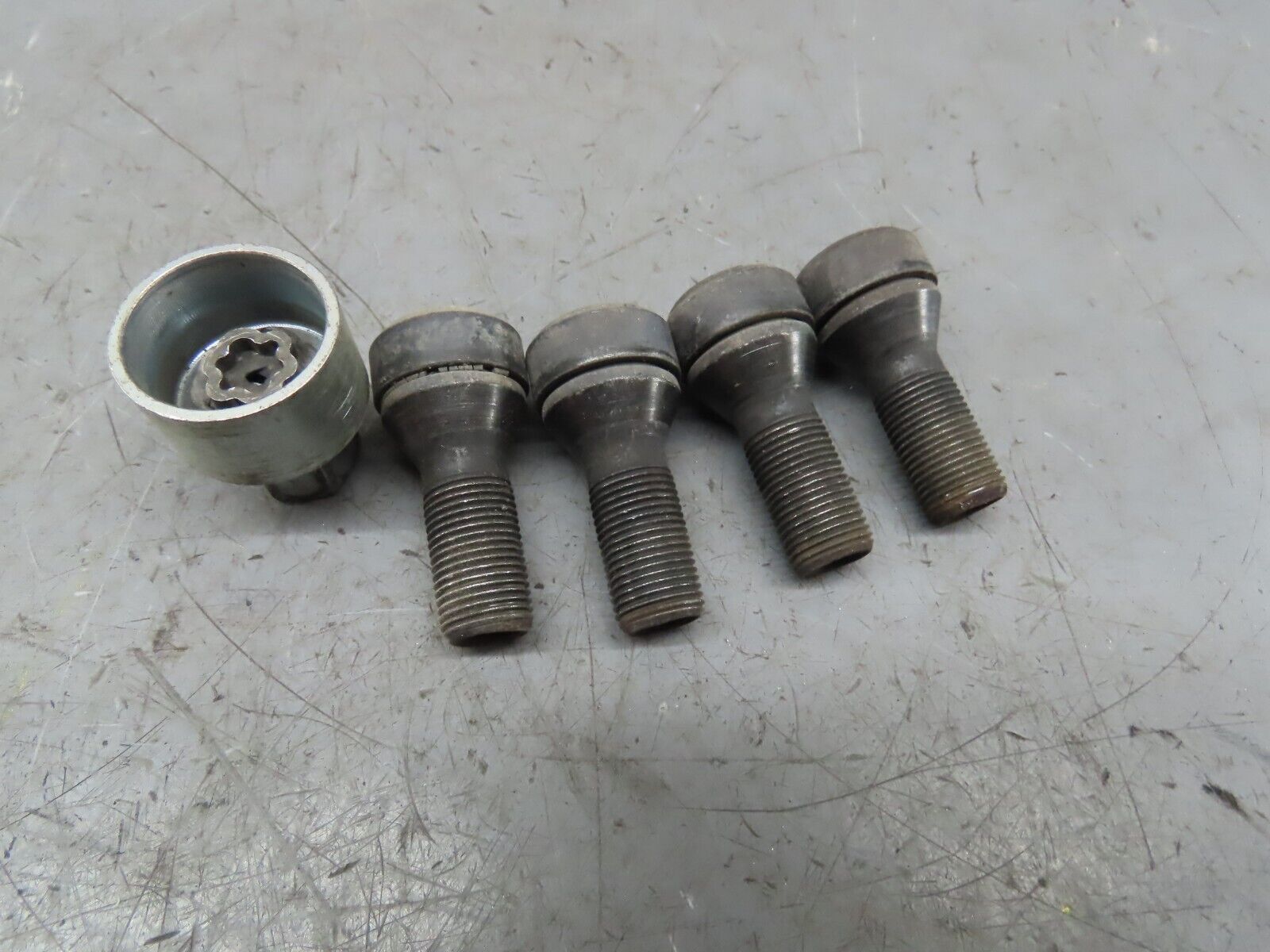 Mini Countryman Locking Wheel Nut Set 5dr 1.5 12v 2019 - Chrispin's ...
