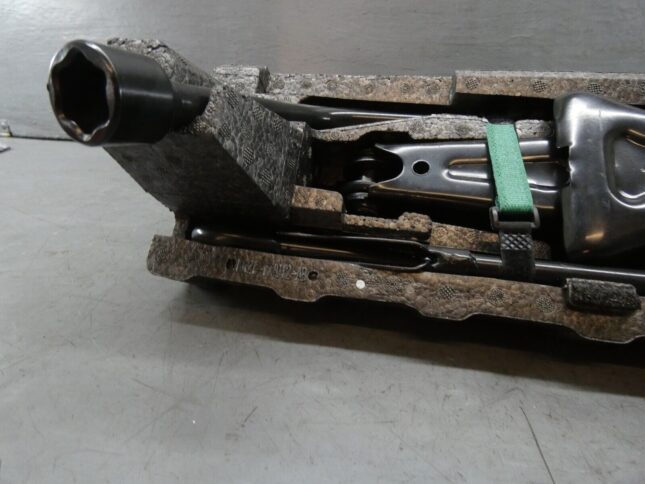 Ford Transit Custom Jack & Wheel Brace Set Kit 2.0TDCI 2023 - Chrispin ...