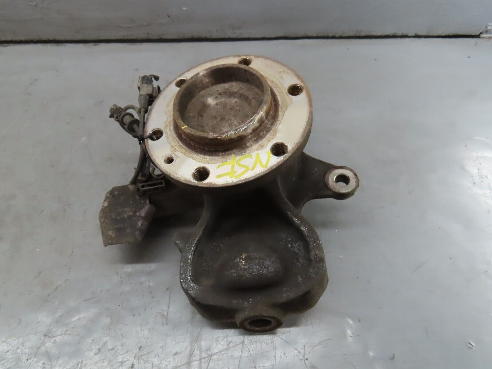 Mercedes Benz Sprinter Passenger Nearside Front Wheel Hub 2.1CDI 2016 ...
