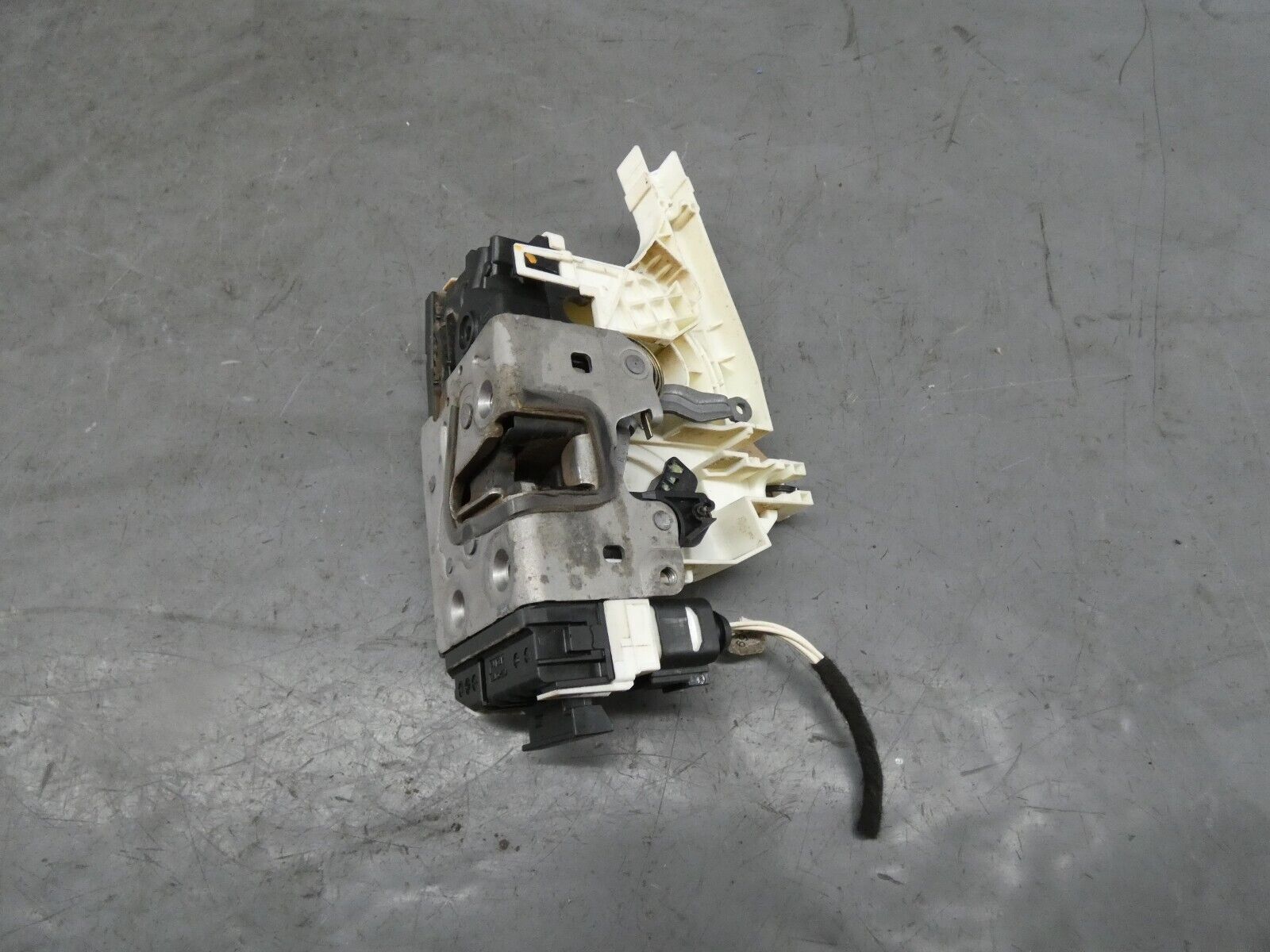 MAN TGE Rear Door Lock Latch Motor 2.0TDI 2019 - C6A-5TC837016A ...