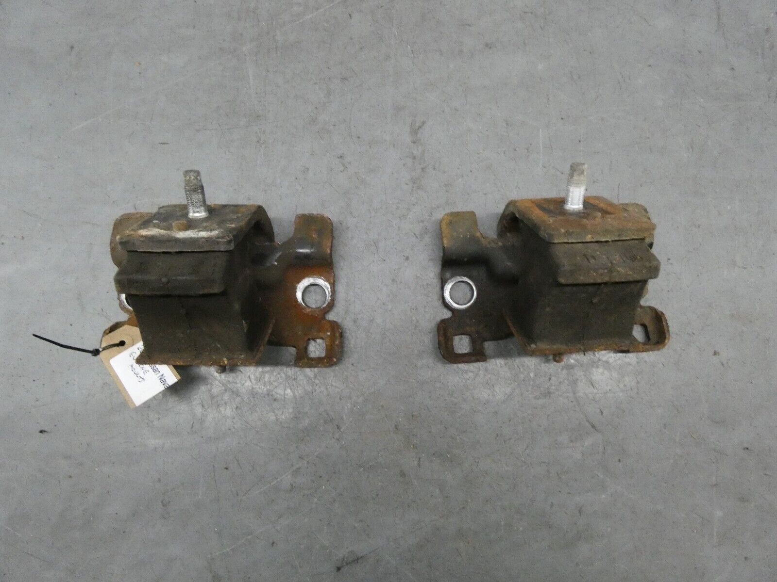 Nissan Navara Engine Mount Mounts 2.3DCI 2017 - Chrispin's Used Car Spares
