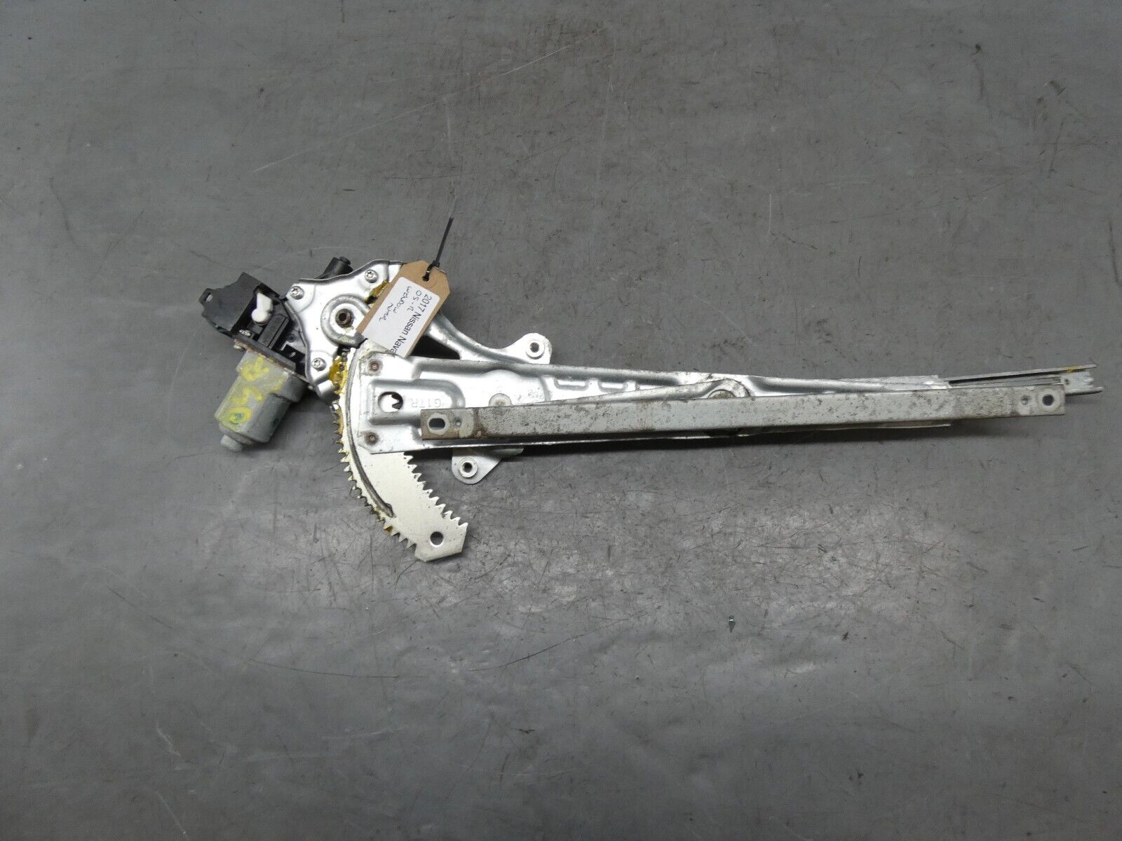 Nissan Navara Drivers Offside Rear Window Motor 2.3DCI 2017 - 82730 ...