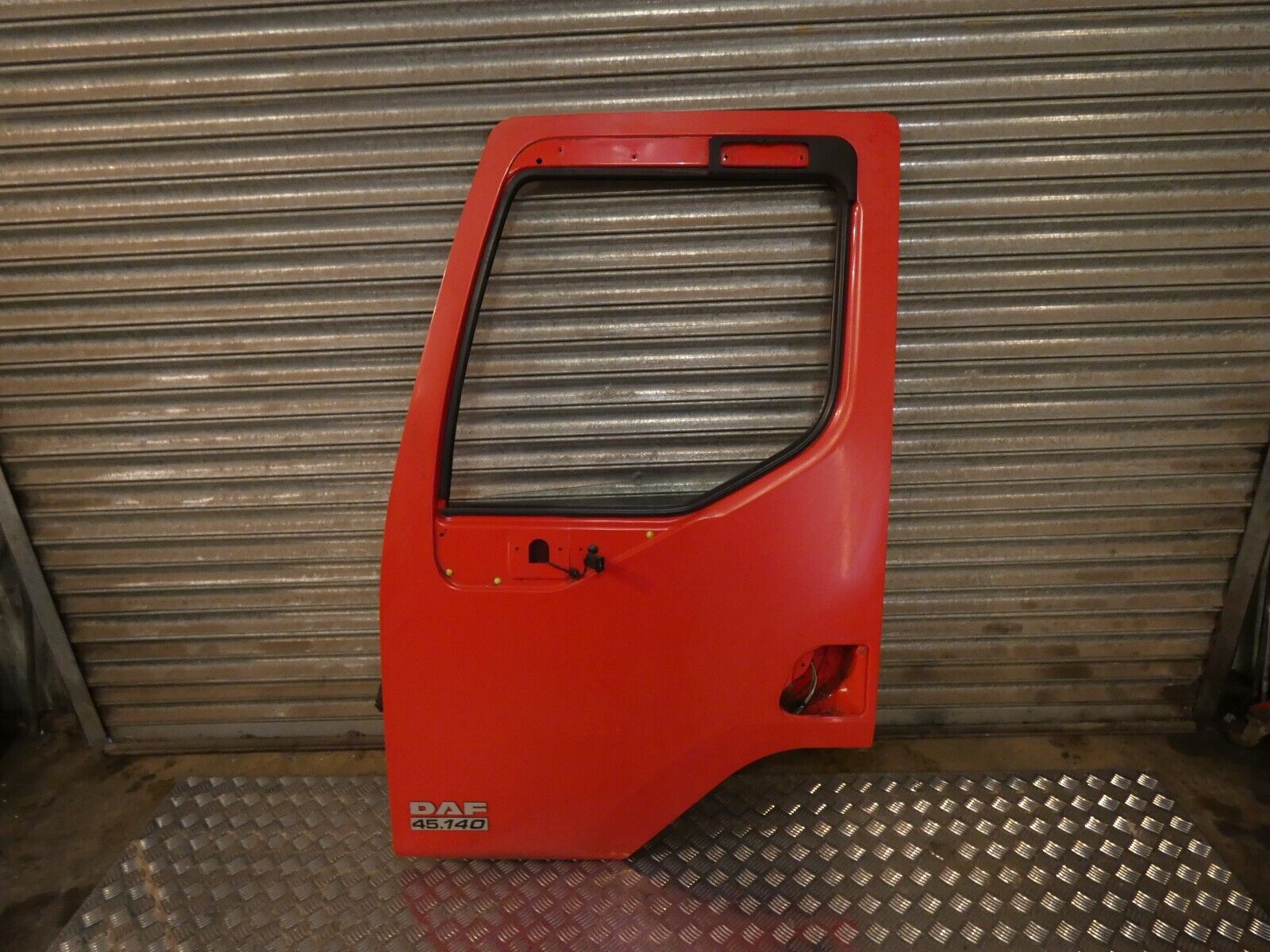 DAF LF45 140 Passenger Nearside Front Door 2013 (RED) - Chrispin's Used ...