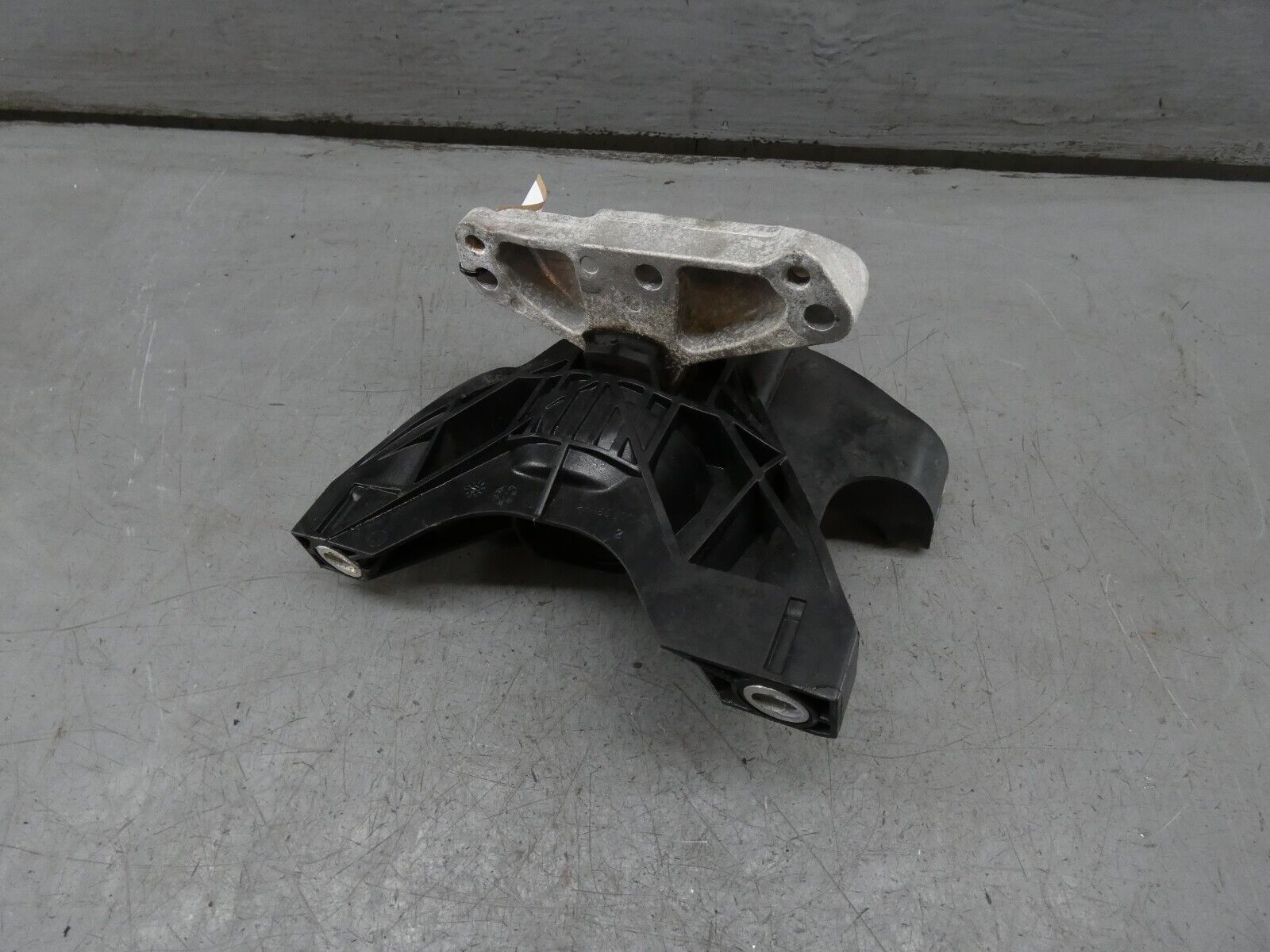 Vauxhall Combo Engine Mount 1.6CDTI 2019 - Chrispin's Used Car Spares
