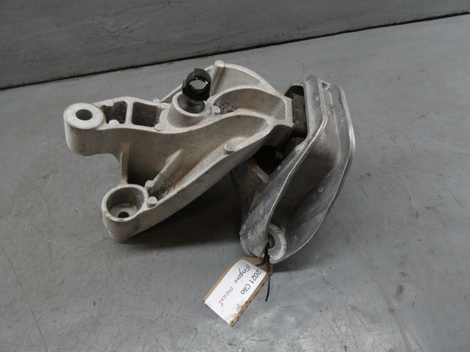 Renault Clio Engine Mount 5dr 1.0 Petrol 2021 - Chrispin's Used Car Spares