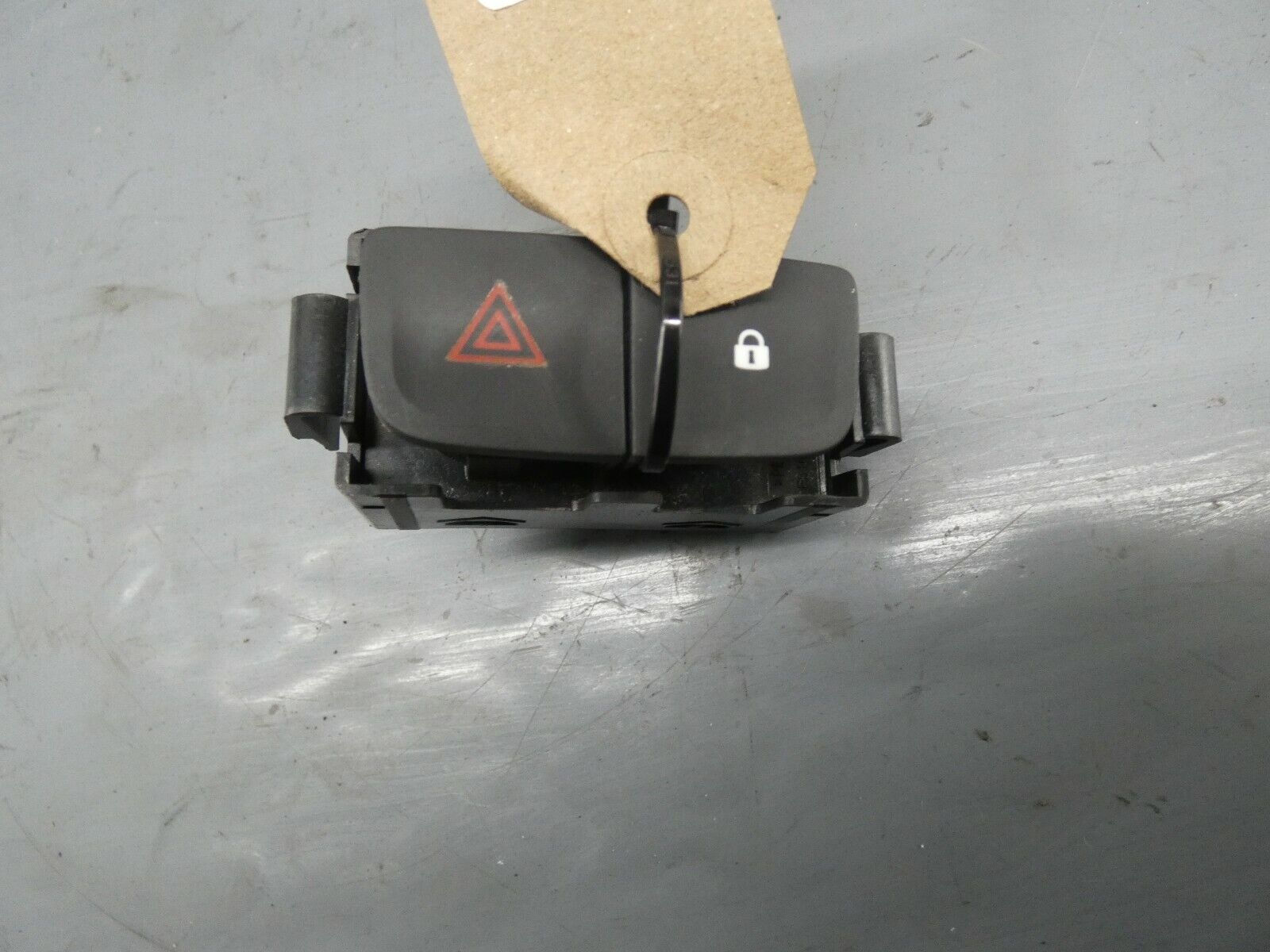Renault Trafic Hazard Warning Light Switch 1.6DCI 2014 - VALEO - E31001 ...