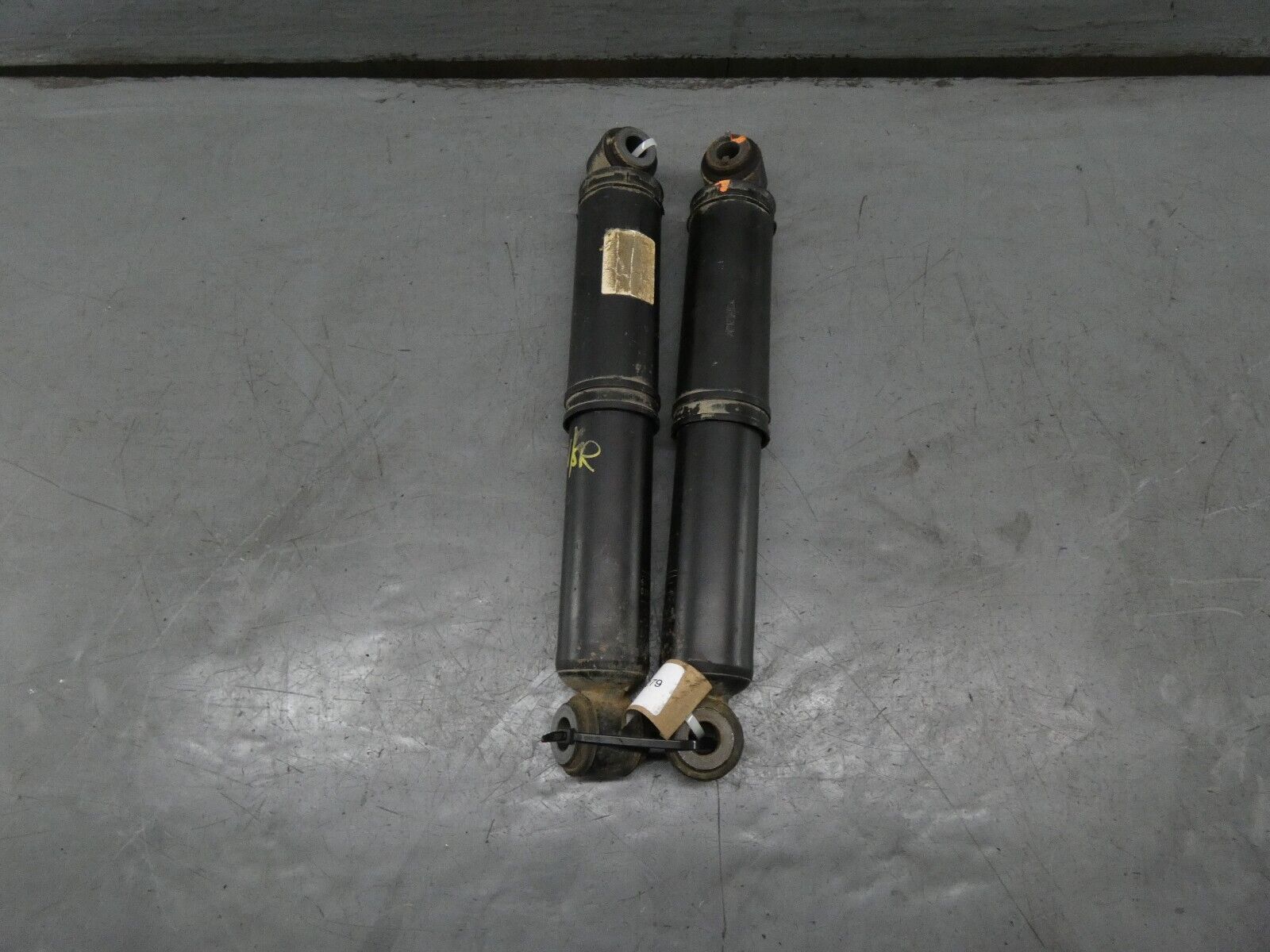 Vauxhall Vivaro Rear Shock Absorber Shocks 1.5HDI 2021 (PAIR ...