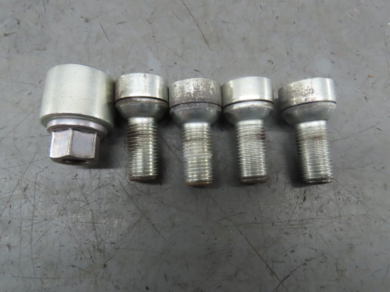 VW Volkswagen T-Cross Locking Wheel Nut Set 5dr 1.0 TSI 2021 - Chrispin ...