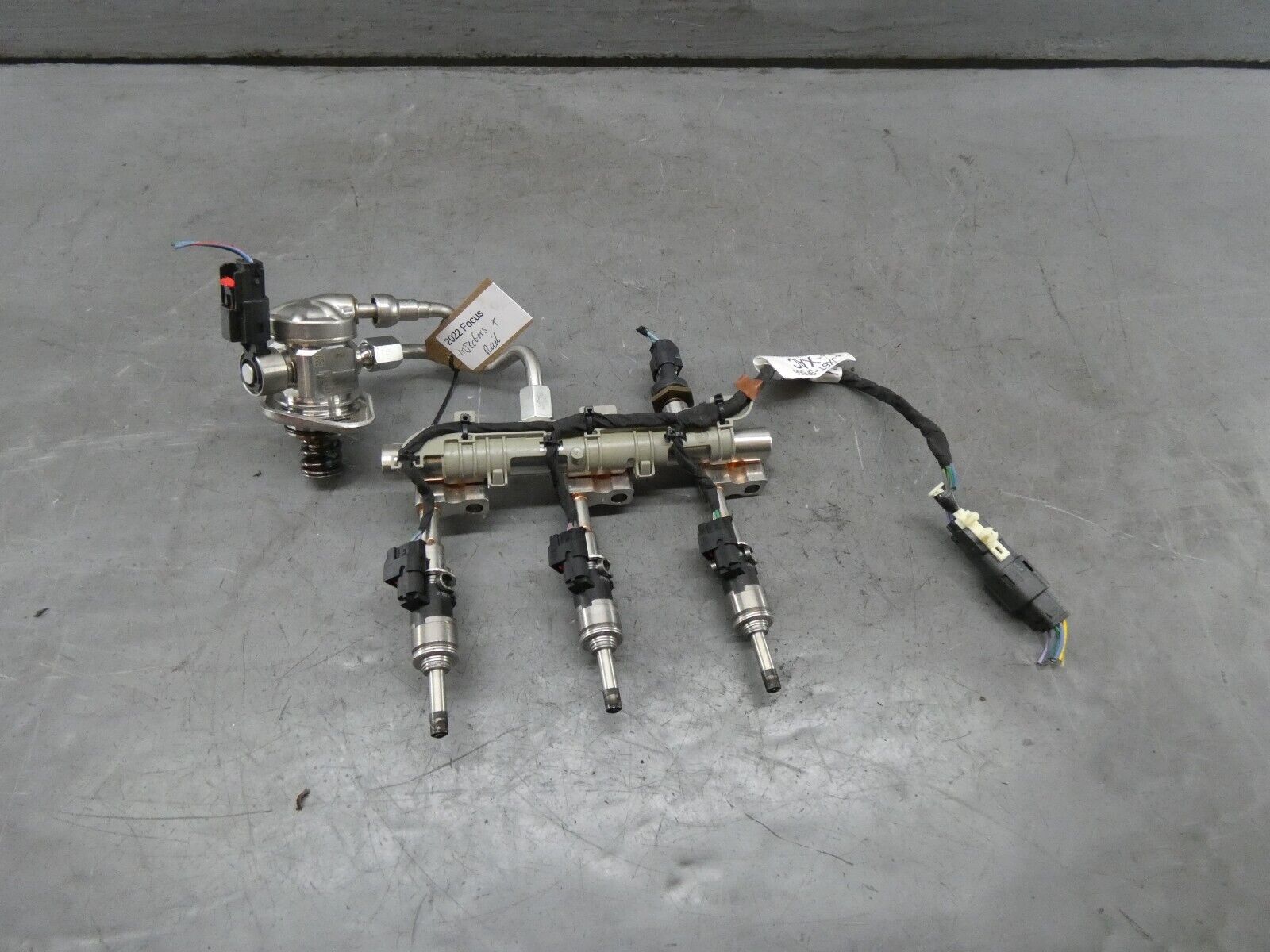 Ford Focus Injector IInjectors & Injection Rail 1.0 Ecoboost 2022 ...