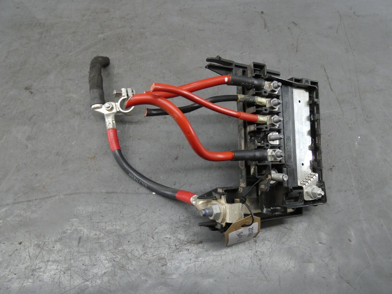 MAN TGE Battery Fuse Fuses 2.0TDI 2019 - Chrispin's Used Car Spares