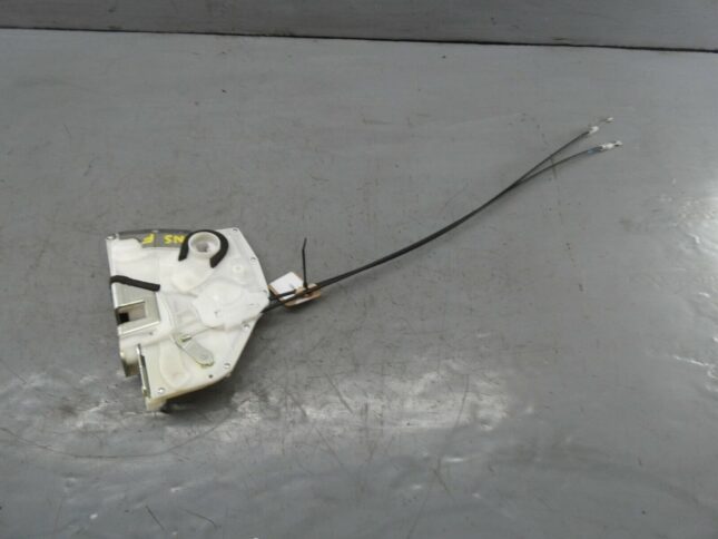 2014 Suzuki Swift 3dr 1.6 16v Passenger Nearside Front Door Lock Latch ...