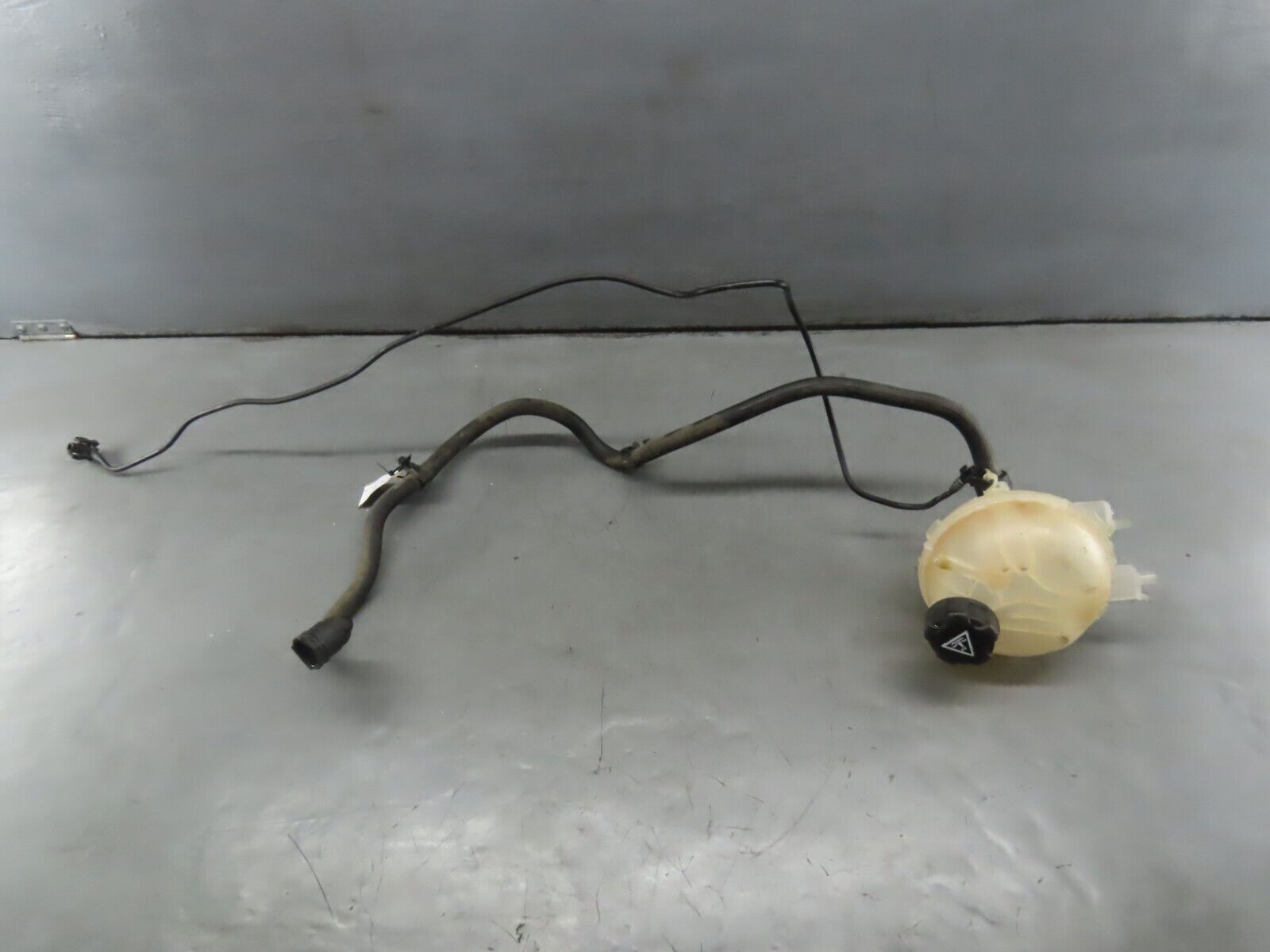 Vauxhall Vivaro Expansion Header Tank & Water Pipes 2.0HDI 2021 ...