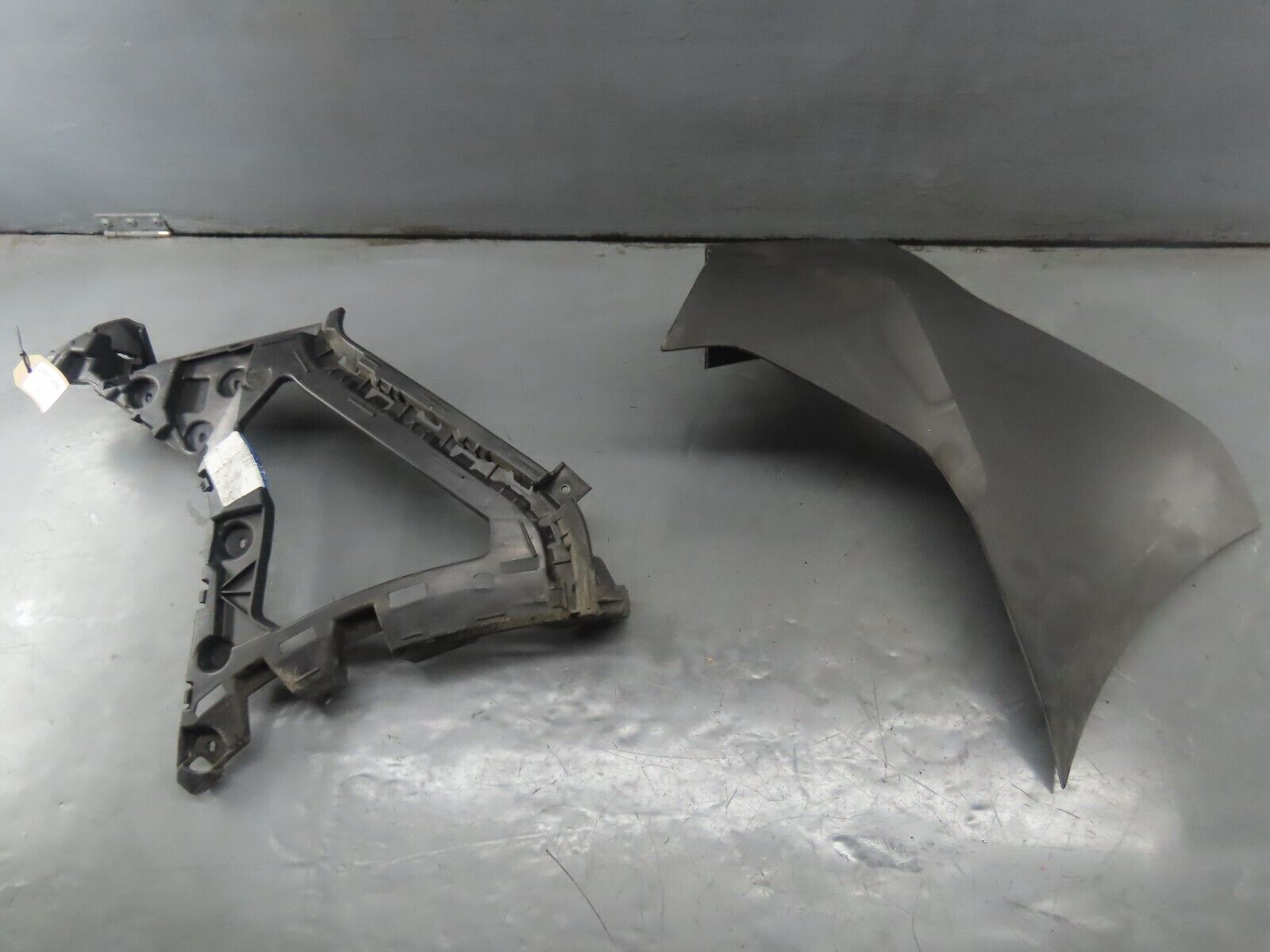 Ford Transit Connect Passenger Nearside Rear Bumper Corner Trim Panel ...