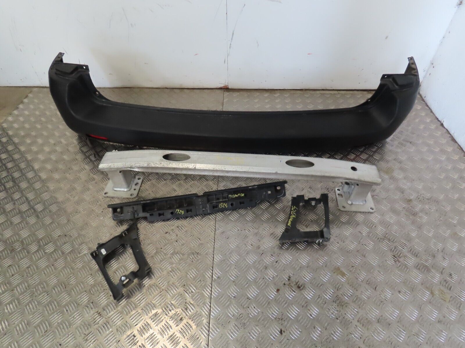 Citroen Dispatch Rear Bumper & Reinforcer Bar c/w Brackets 1.5HDI 2021 ...