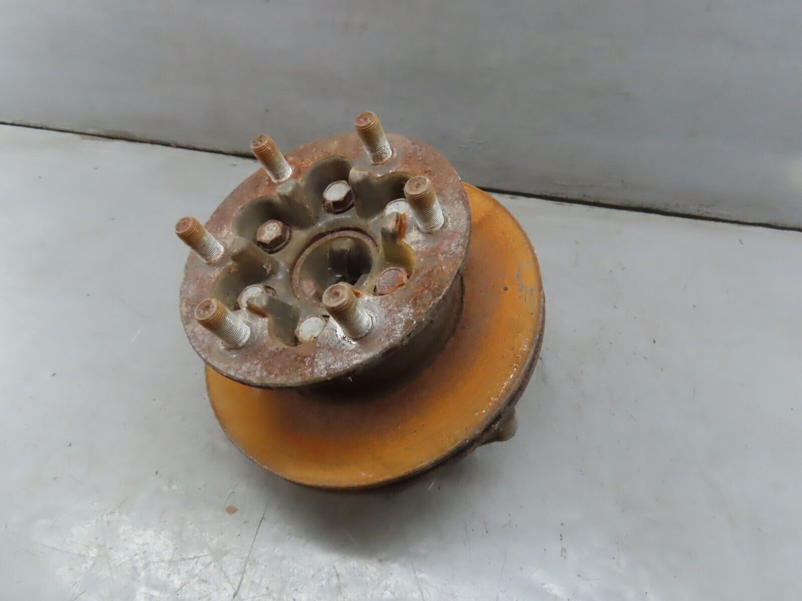 Iveco Daily Tipper Passenger Nearside Front Wheel Hub 2.3 2019 ...