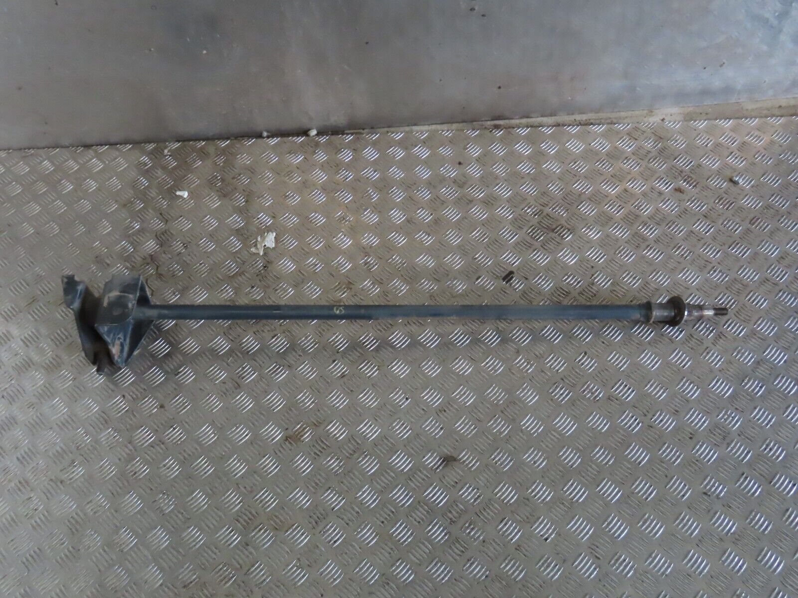 Iveco Daily Drivers Offside Front Torsion Bar 3.0D 2019 - Chrispin's ...