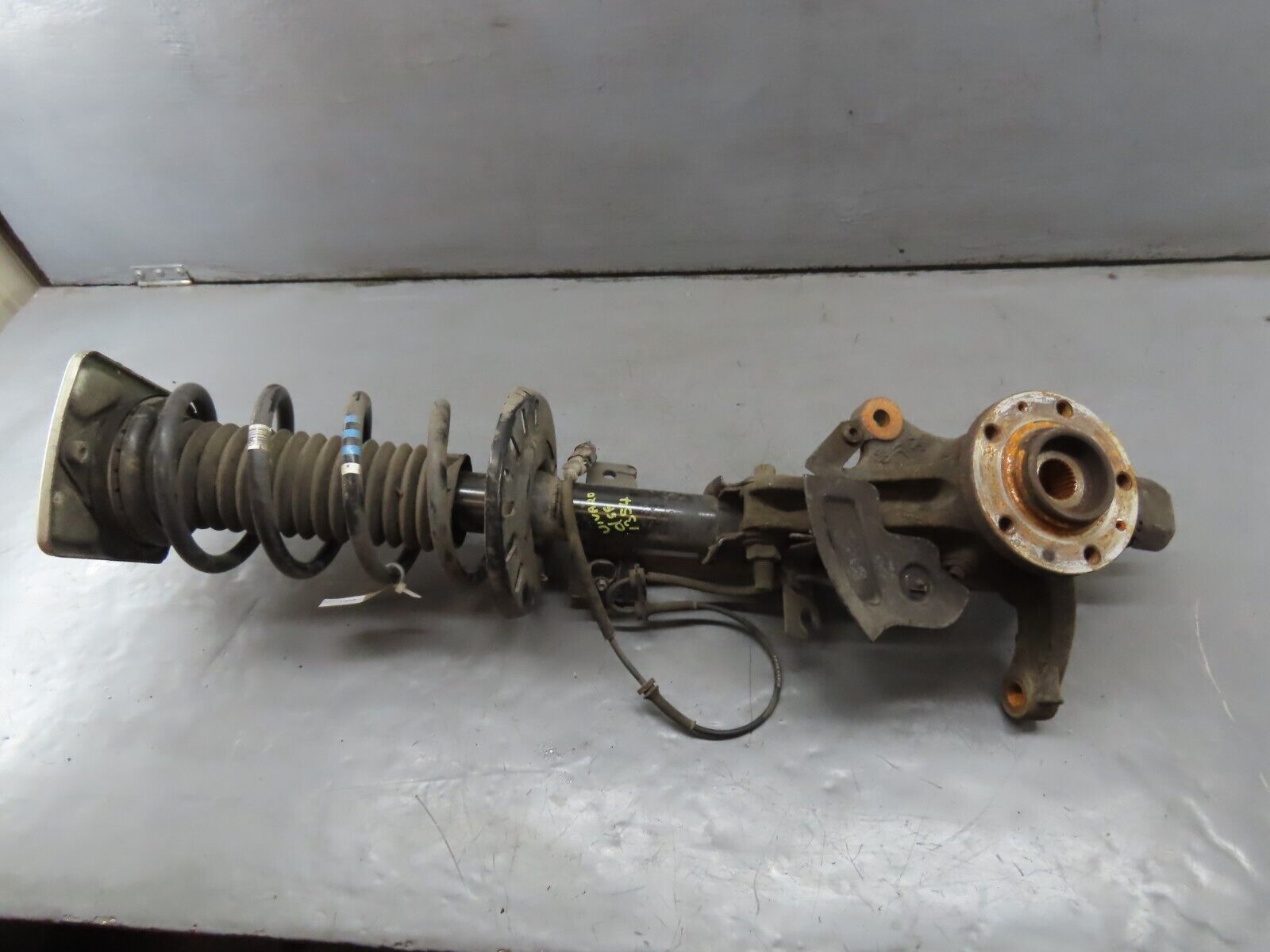 Vauxhall Vivaro Drivers Offside Front Shock & Hub Suspension 1.5CDTI ...