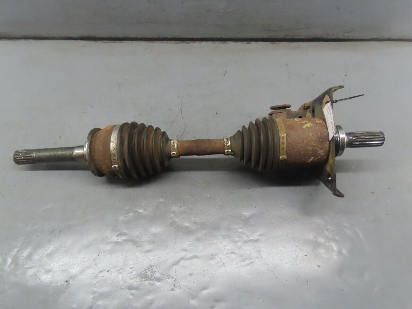 Isuzu D-Max Passenger Nearside Front Driveshaft 1.9DCB 2021 - Chrispin ...