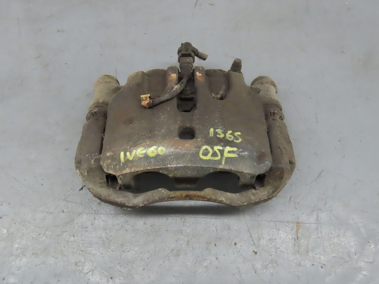 Iveco Daily Drivers Offside Front Brake Caliper & Carrier 2.3D 2017 ...