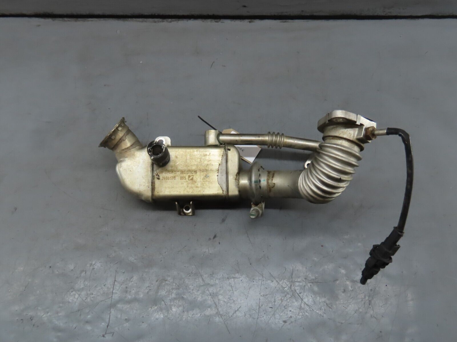 Iveco Daily EGR Cooler 2.3D 2017 - 5802079319 - Chrispin's Used Car Spares