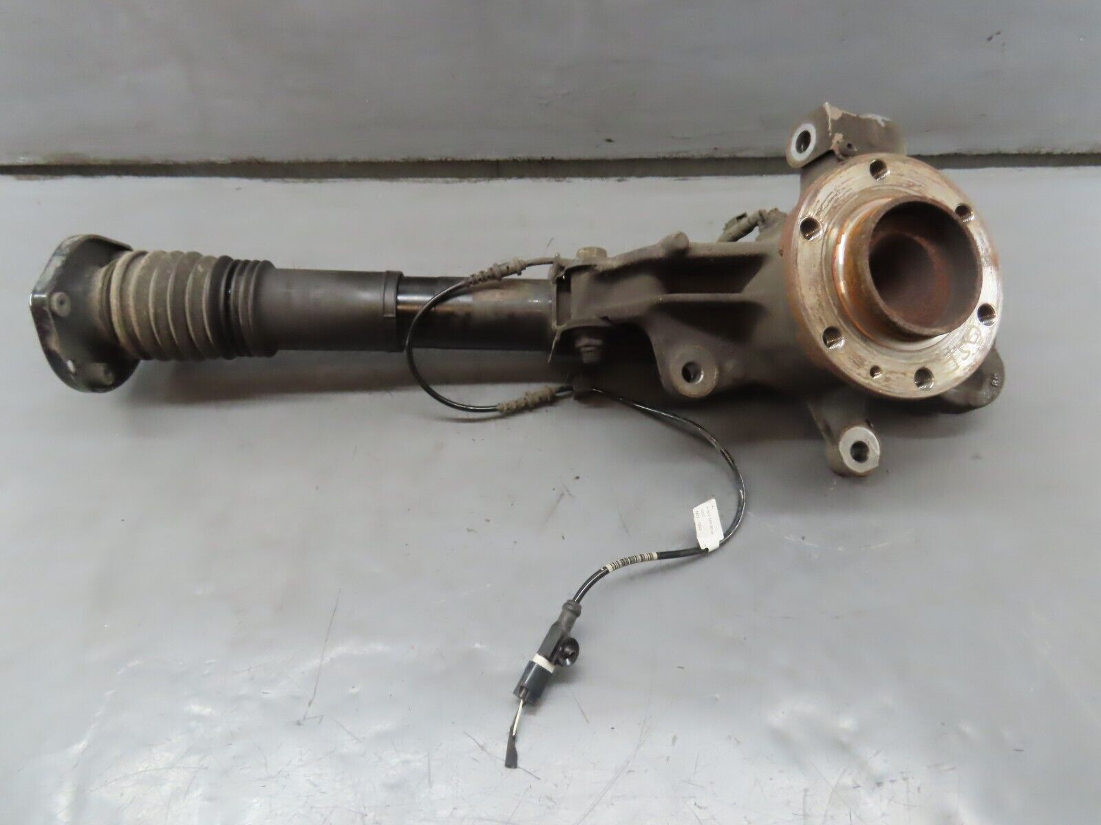 Mercedes Benz Sprinter Drivers Offside Front Shock & Hub Suspension 2 ...